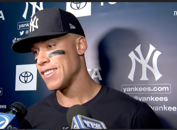 America's New Home-Run King Follows the King of Kings: the Remarkable ...