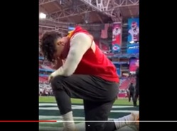 QB Mahomes, Chiefs Owner Give Glory to God after Winning 2nd Straight Super Bowl Title, Beating ...