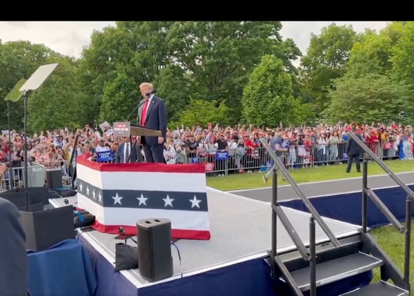 Trump's Rally in Deep Blue South Bronx Draws Enormous Crowd